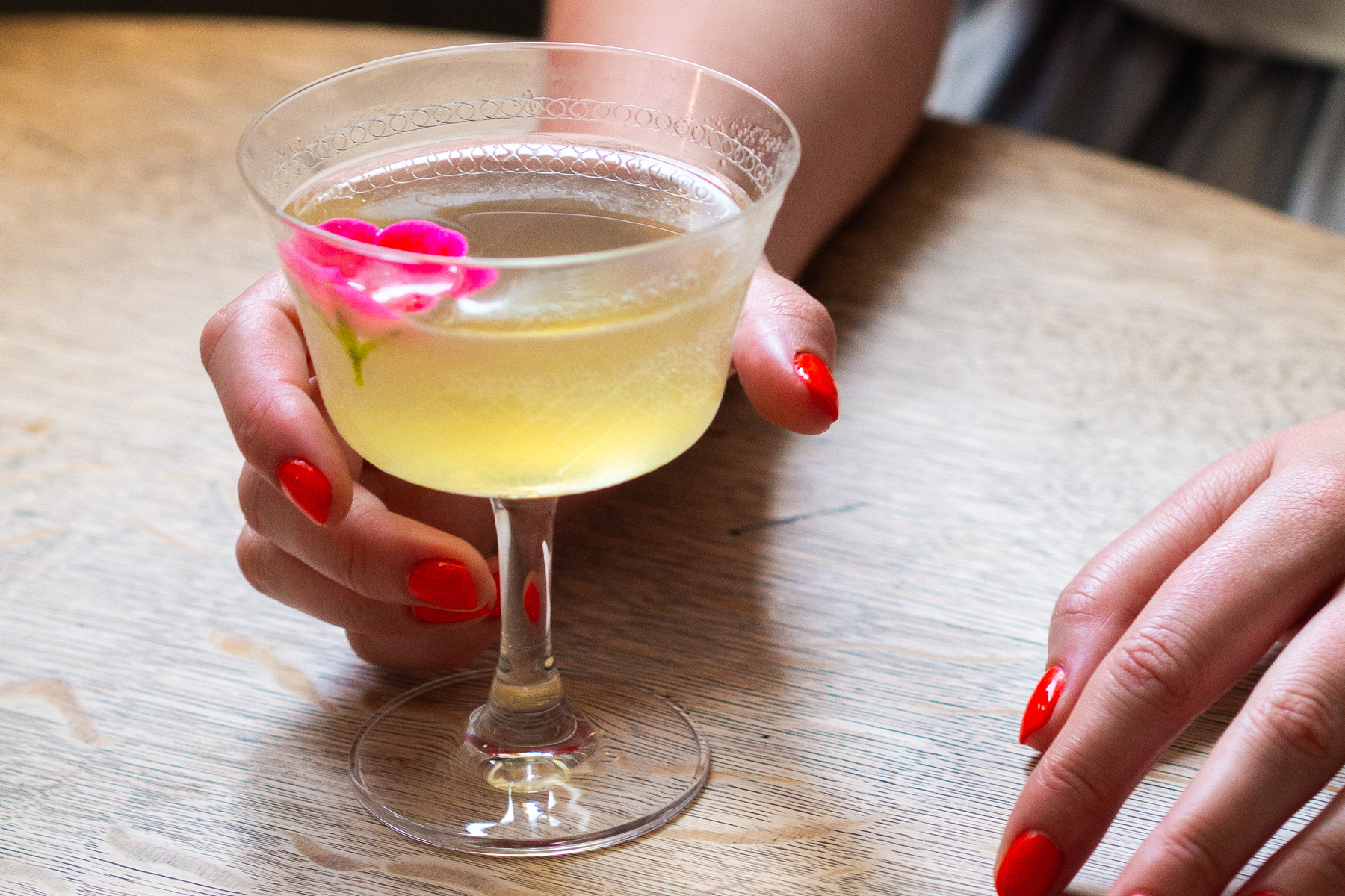 How To Make A Delicious Tea-Infused Mocktail Recipe | WanderEater